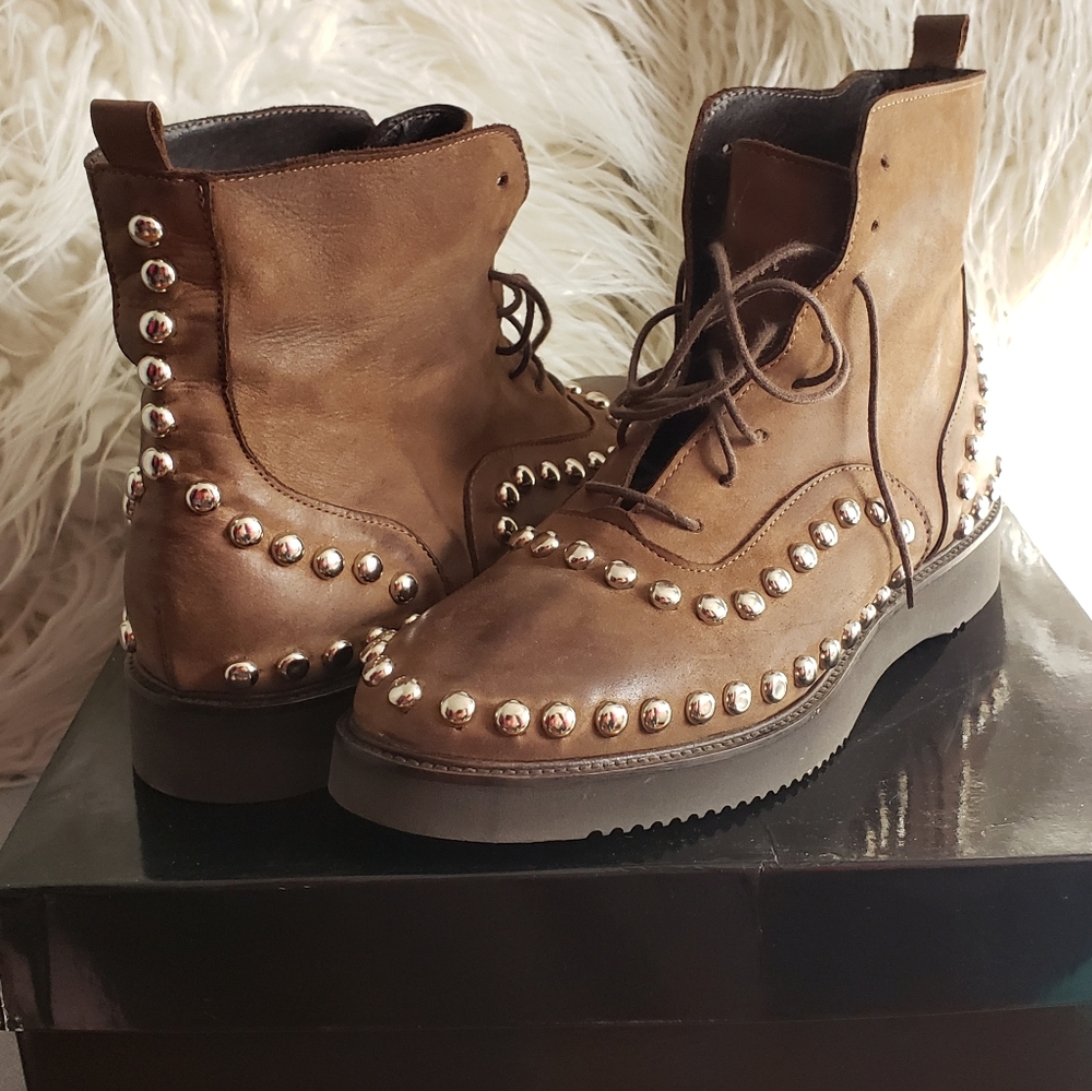 Unique Italian Leather Boots - Gem